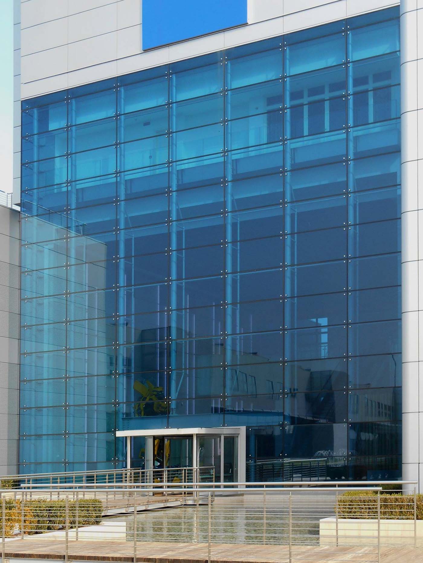 Point-fixed glazing - Bluesteel S.r.l.